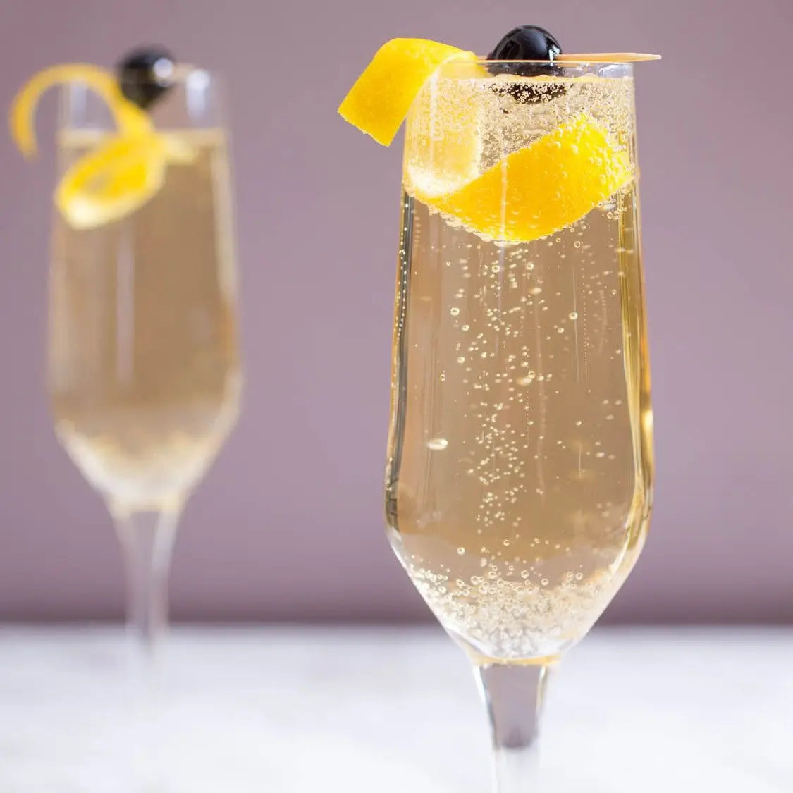How to easily make a French 75 Gin Cocktail
